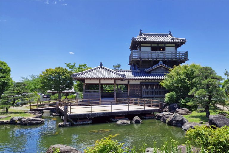 Ikeda Castle Ruins - Osaka's Serene Castle Ruins | Travel Info