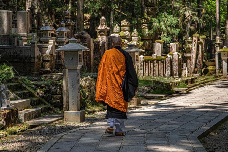 Okunoin Cemetery - Koyasan | Travel Information